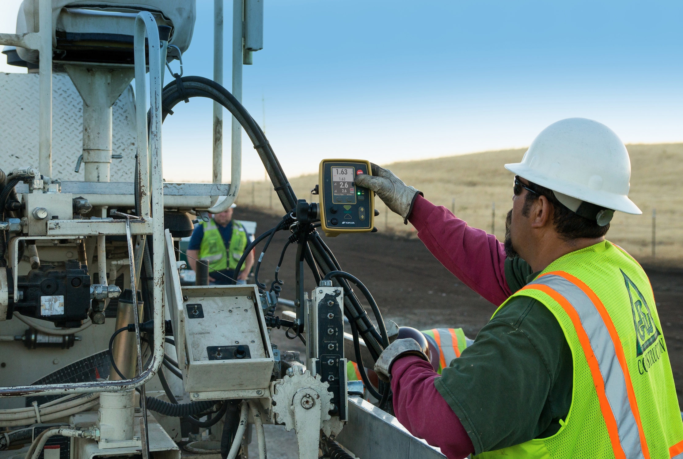 Topcon announces advances to P-32 asphalt paving system | Topcon ...